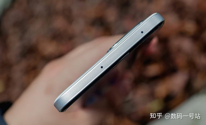 荣耀Play5配置参数盘点，天玑800U+66W快充，拿什么与其他竞品比？