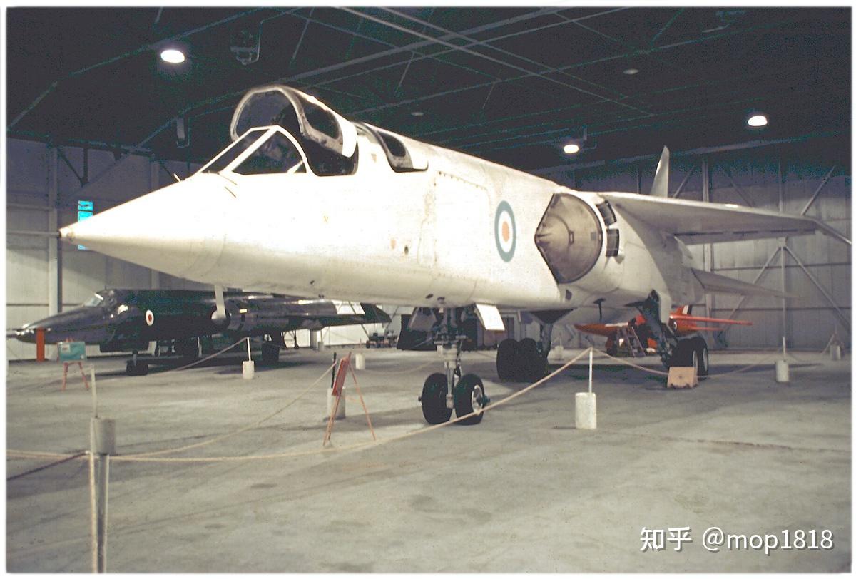 【转载：空翼网】TSR.2，被自己人击落的英国超音速核轰炸机 - 知乎