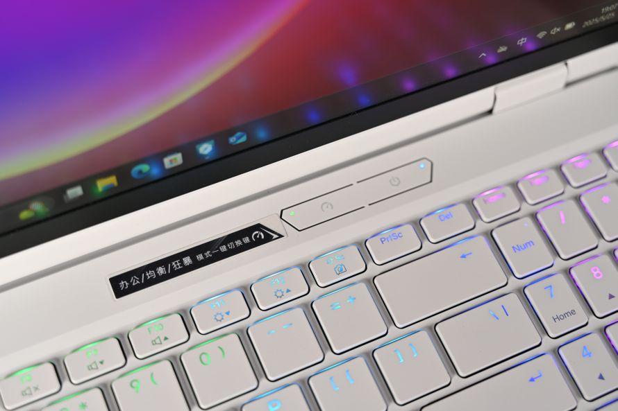 机械革命耀世16Ultra评测：长江存储PC411固态硬盘加持下的性能魔兽 - 知乎