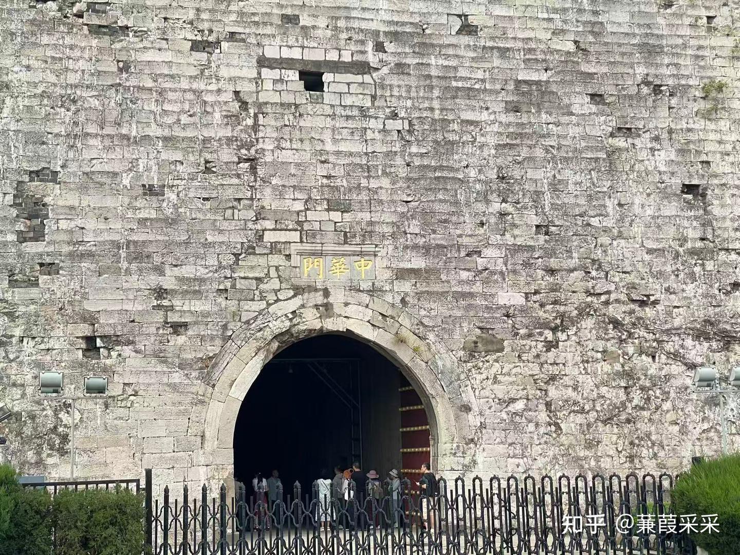 门前迟行迹，一一生绿苔｜李白的儿女情长——说《长干行》 - 知乎