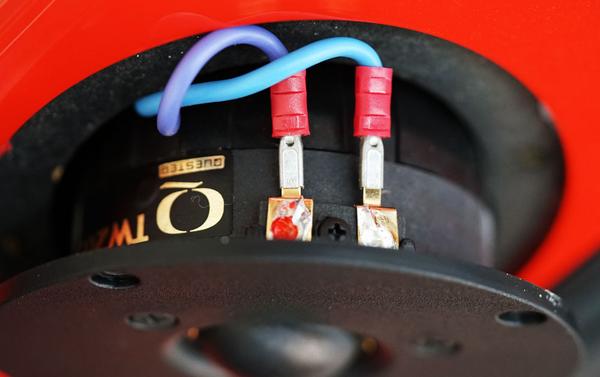 好莱坞录音师用的音箱里面长什么样子！QUESTED罗杰之声S8R监听音箱拆解 - 知乎