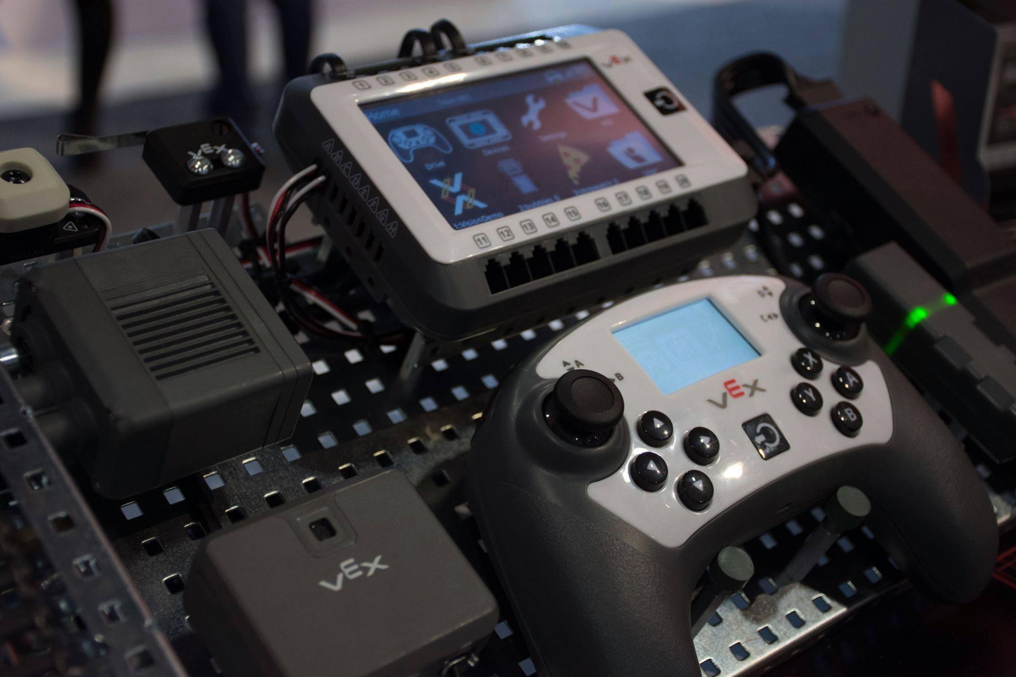 关于VEX EDR最新V5控制系统，你了解么？ - 知乎