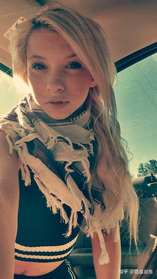 暗黑女神，肯齐·里维斯（Kenzie Reeves）娇小身材的精灵 - 知乎