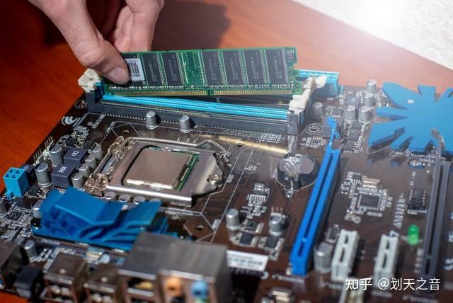 关于RAM，ROM，EEPROM，FLASH,DDR，CACHE - 知乎