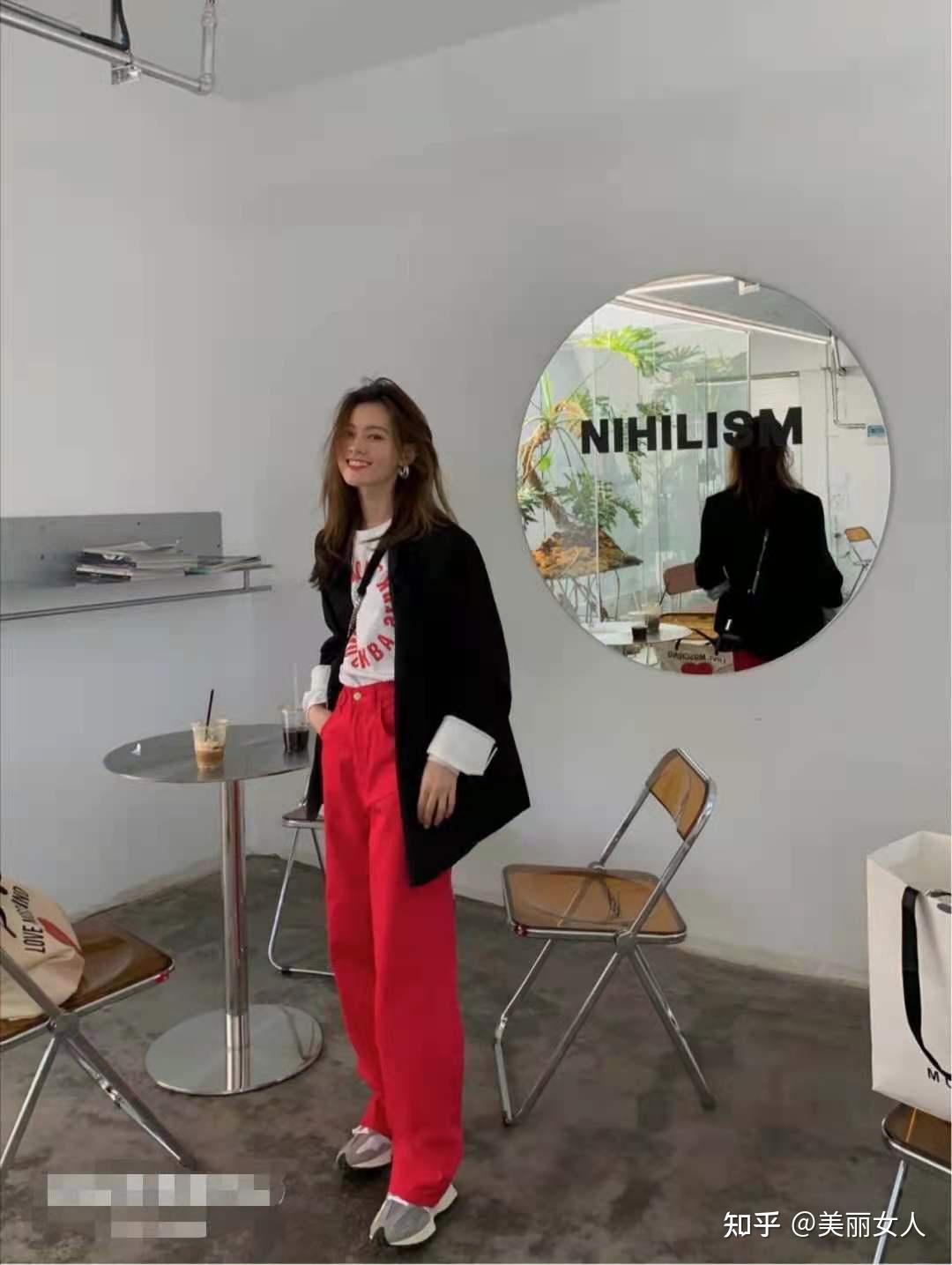 红色裤子配什么颜色上衣好看 - 知乎