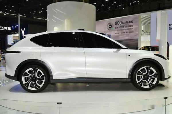 上汽智己LS7参数曝光 比蔚来ES8还大 预计售36.88万 - 知乎