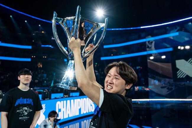 S12冠军DRX打野Pyosik直播透露：决赛第五局BeryL预判到T1会“偷家” - 知乎