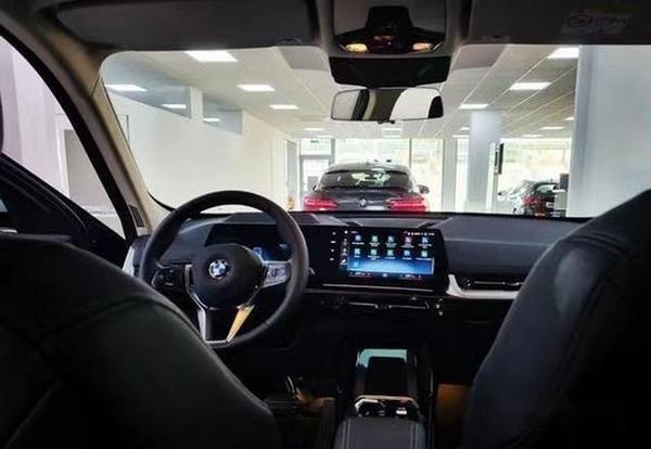 宝马全新X1到店实拍！尺寸大幅提升，最快年底前国产开售 - 知乎