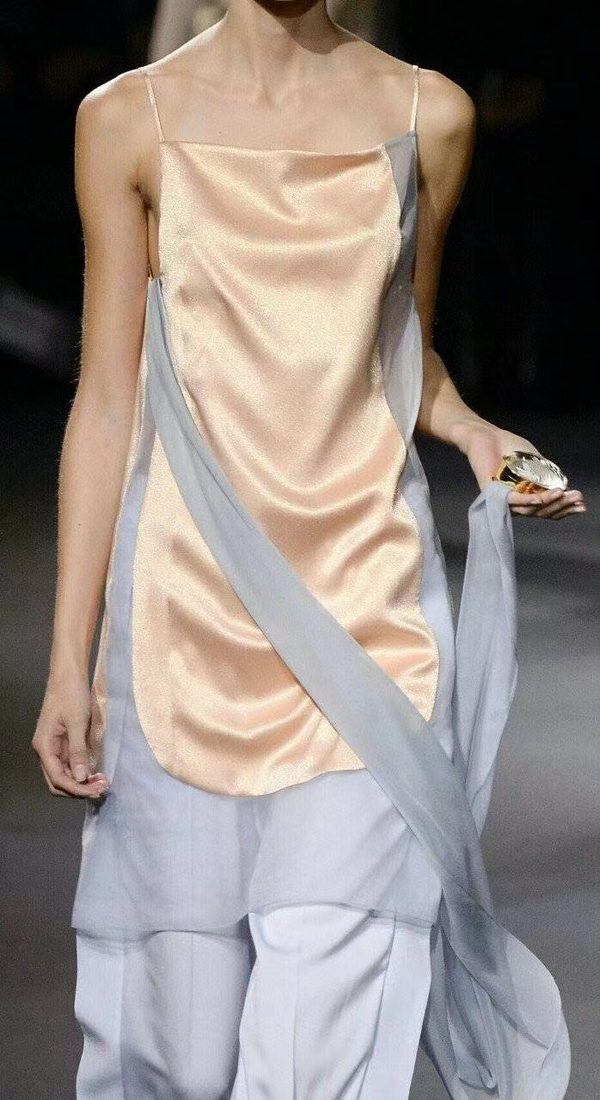 体型篇|扁平H型身材如何穿出曲线美？ - 知乎