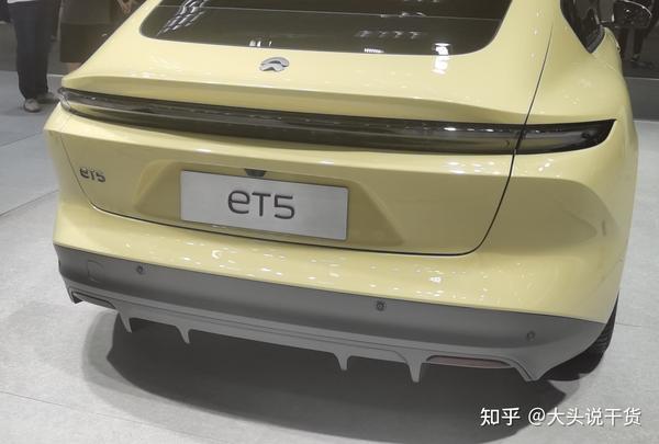 蔚来ET5亮相粤港澳车展，内饰精致细腻，续航里程达到700km - 知乎