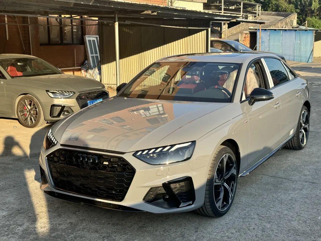 新车丨25款奥迪A4L实车到店，增logo车贴/换12点方向盘，标配30色氛围灯 - 知乎