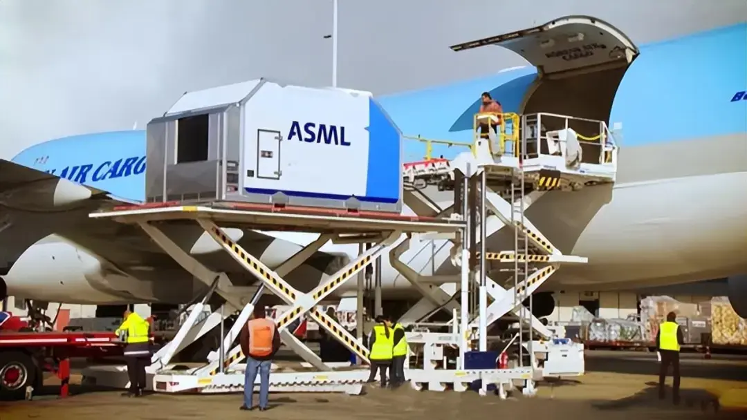 600亿购入光刻机刚到手就成废铁？美国再出阴招，ASML直接反水 - 知乎