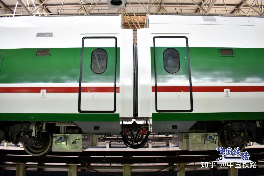 新型CR200J复兴号动车组到底长啥样？ - 知乎