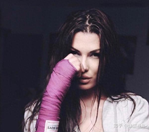 亚历克斯·托马斯(Alexa Tomas)，来自西班牙的性感女妖 - 知乎