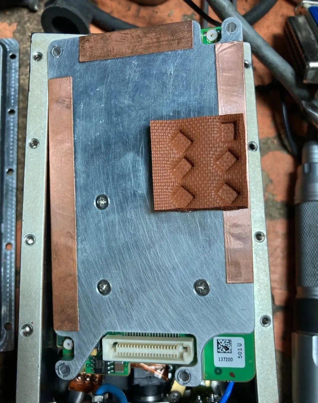 拆了一个美军电台PRC-148 JEM和配套车载功放AN/VRC-111，设计不是一般复杂！ - 知乎