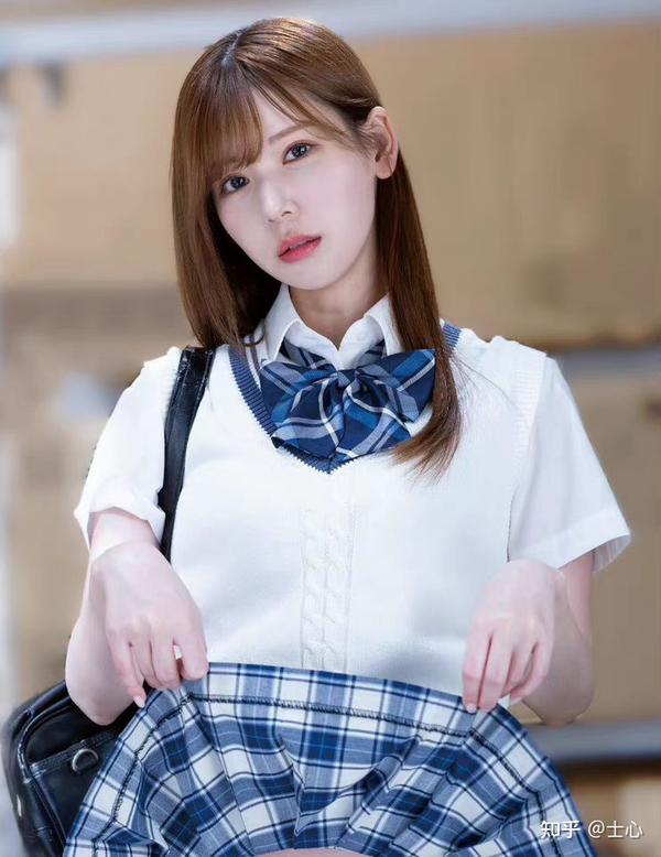 第001话｜明里柚｜老师写真集福利 - 知乎