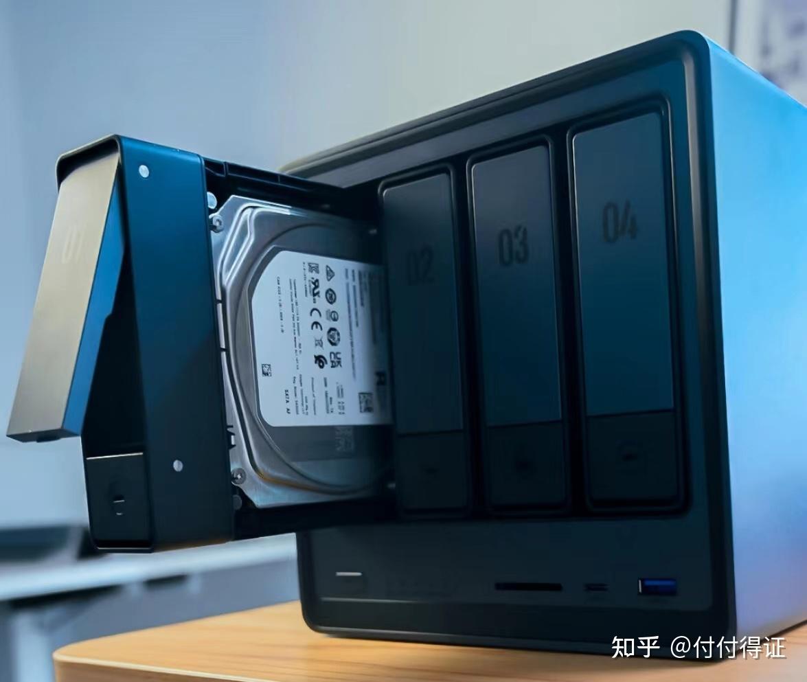 2025年NAS私有云选购必看！测评过几十台NAS，过来人告诉你怎么选NAS不踩雷？绿联、群晖、威联通哪款更值得家庭入手？