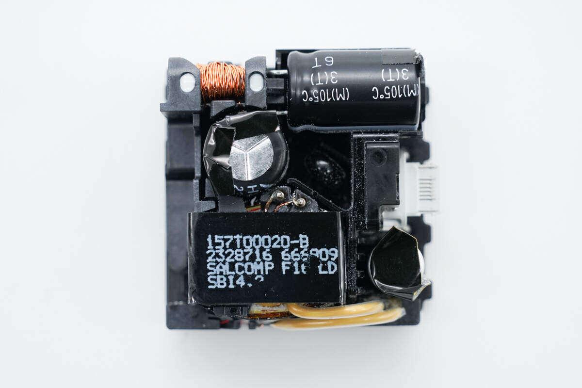 拆解报告：Apple苹果新款20W PD快充充电器A2940 - 知乎