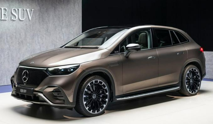 全新奔驰EQE SUV和AMG EQE SUV迎来全球首发，3.5秒破百，EQS同款大屏 - 知乎