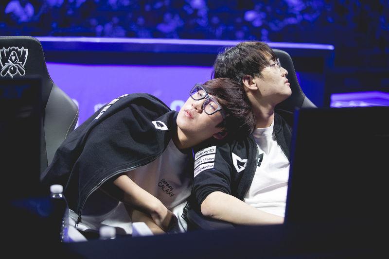 S6半决赛D2红黑评：历史的车轮之下 - 知乎