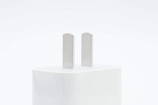 拆解报告：苹果iPhone 14原装20W快充充电器A2244 - 知乎