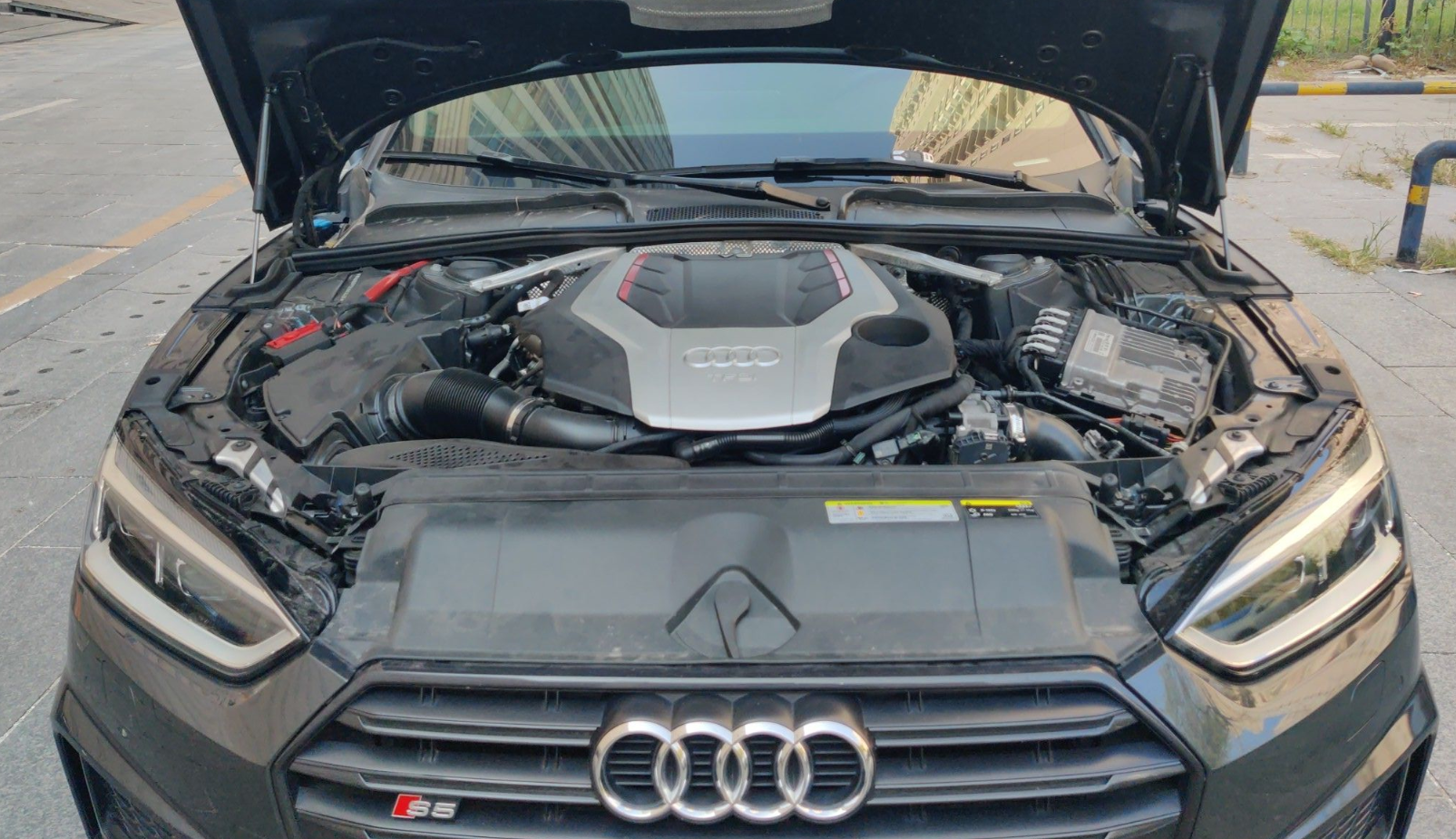 4年仅掉价不到3成！这辆45万的奥迪S5纯素车，值不值得买？ - 知乎