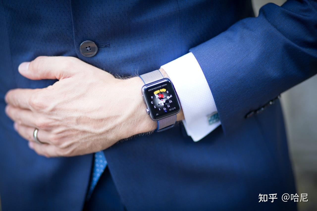 Apple Watch 尺寸选择详解，一文看懂不同腕围该选 40/44mm、41/45mm 哪个版本好？
