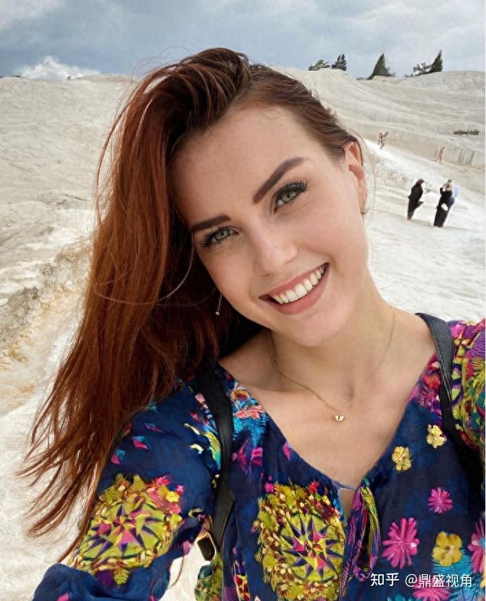 查理·雷德 (Charlie Red)来自捷克共和国的美女 - 知乎