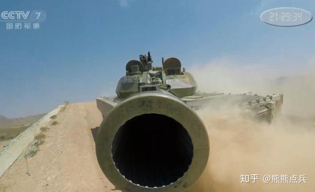 央视曝光VT5坦克：战斗全重33到36吨，为四代主战坦克打基础 - 知乎