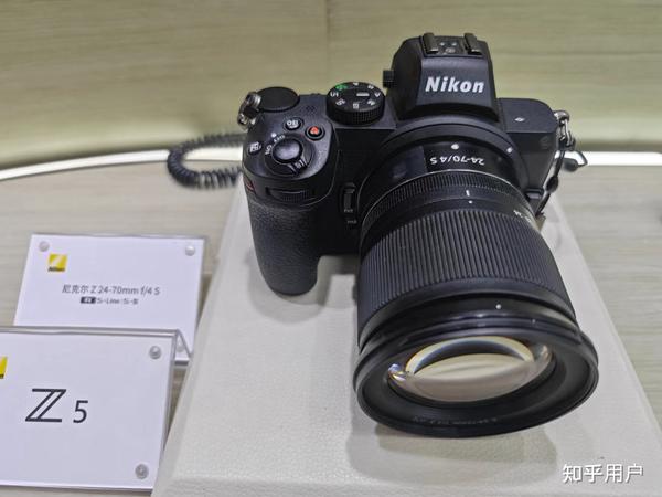 选富士xs20还是尼康z5?