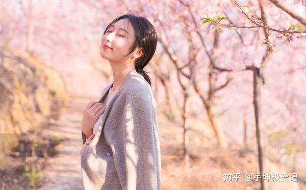 女孩让你追她的8个暗示,别让她等太久了! 知乎