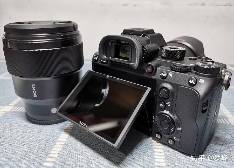 2022年，选择索尼A7R3还是等a7m4价格稳定后入手？