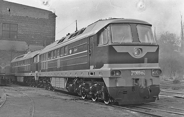 【铁道科普】边生产边改进的2TE116型内燃机车 - 知乎