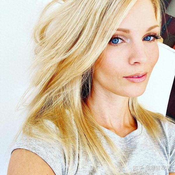 坎迪·利西斯(Candee Licious)，来自匈牙利的，完美双馨女演员 - 知乎