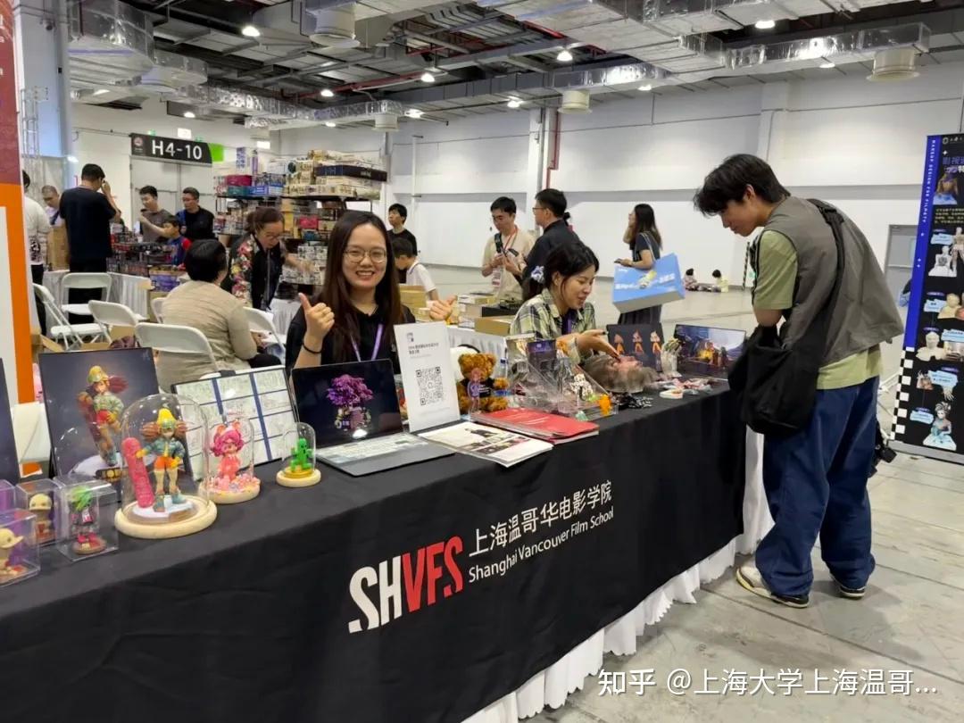 原创+AI+艺术，温影师生作品亮相2025上海（国际）微缩艺术模玩展 - 知乎