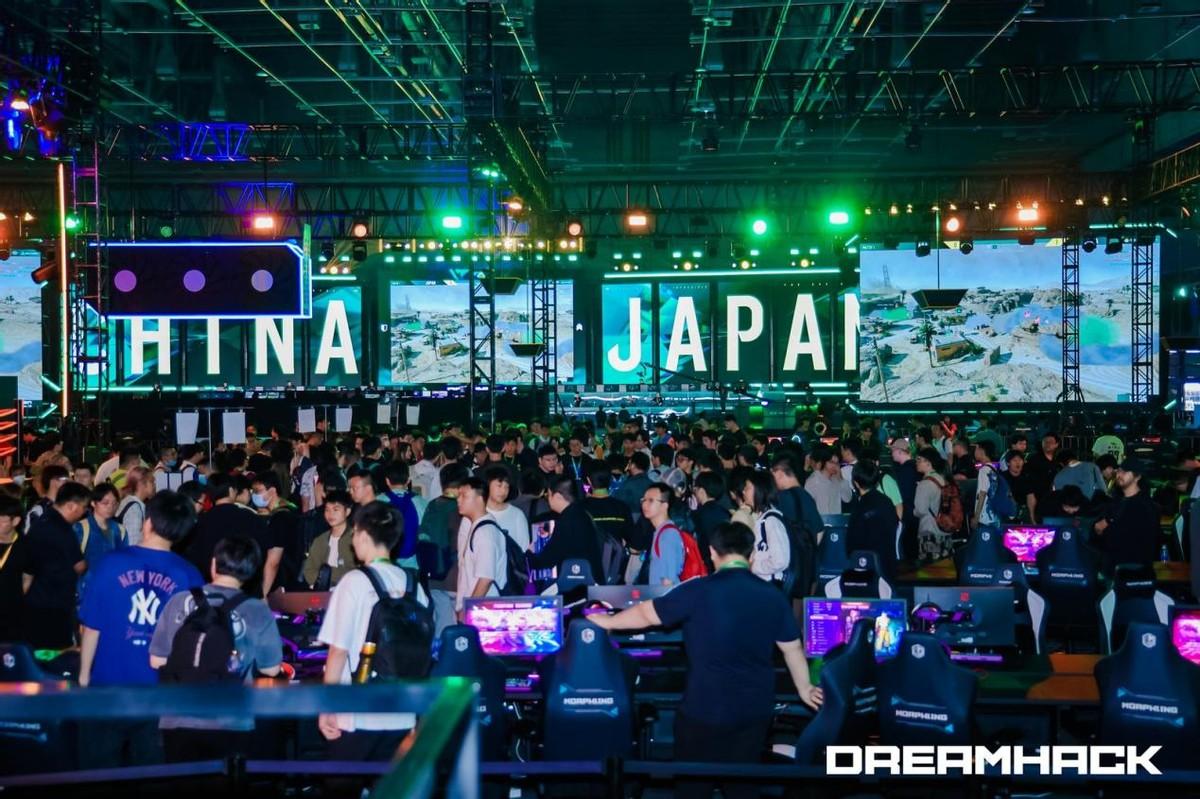 八位堂亮相2025 DreamHack，发布新品全按键专业街机控制器天刃星 - 知乎