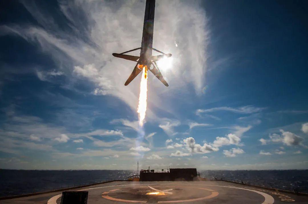 SpaceX为何转移「当然我还爱着你」主场？即将远渡重洋支持西海岸发射 - 知乎