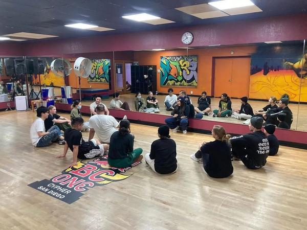 Bgirl Logistx：从害羞恐惧跳Breaking，到成为最年轻的BC One冠军 - 知乎