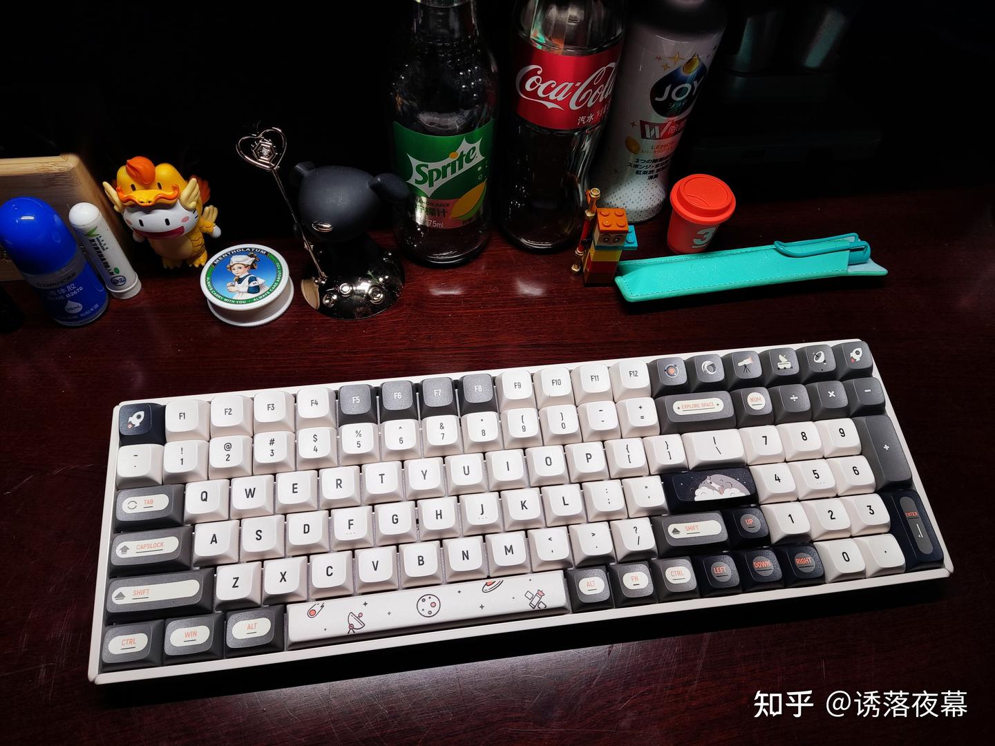 宇宙来啦！IQUNIX F97漫游指南 三模机械键盘 - 知乎