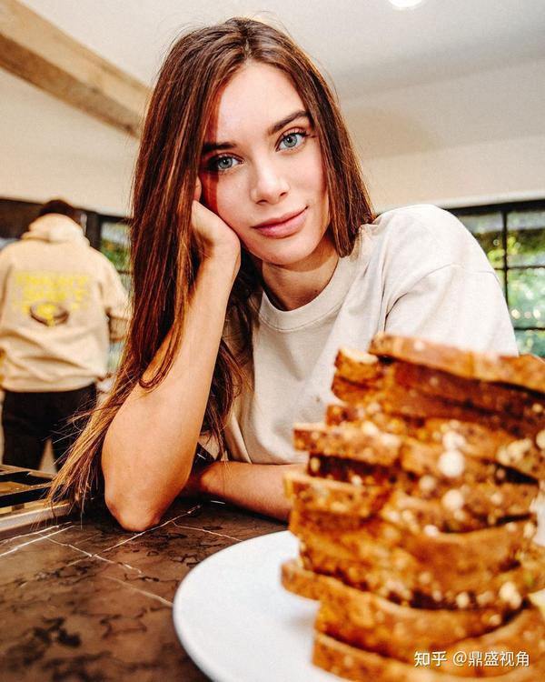 曝光，拉娜·罗兹 (Lana Rhoades)的绝美脸庞，你绝对想亲眼一睹！ - 知乎