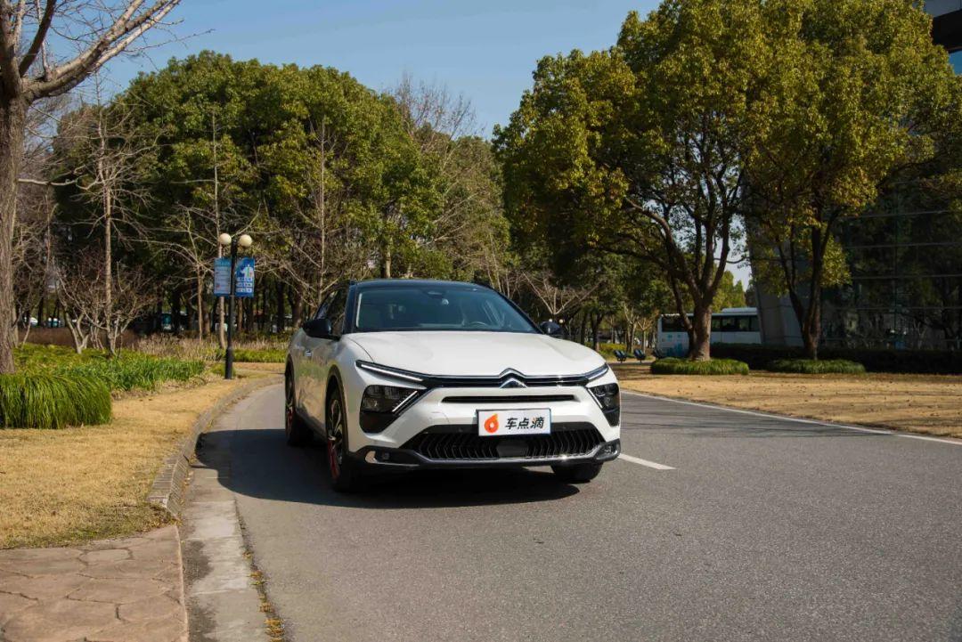 点滴试驾 | 感受法式美学，精致舒享跨界SUV-雪铁龙凡尔赛C5X - 知乎