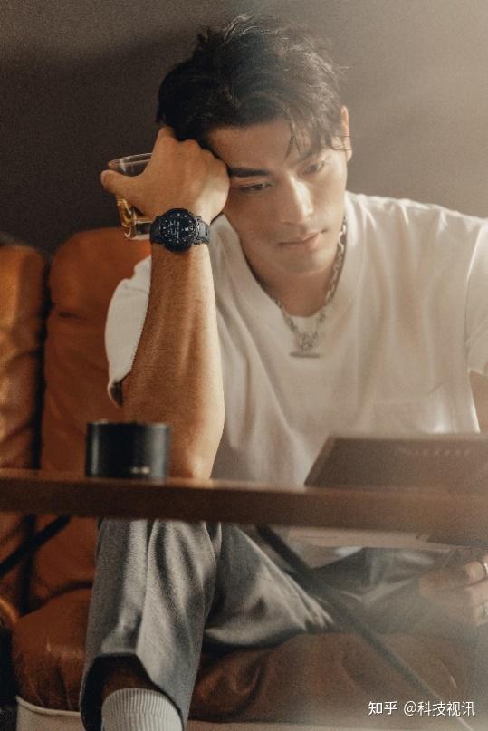 Garmin佳明发布本能·跨界Instinct Crosssover太阳能指针式智能手表 - 知乎