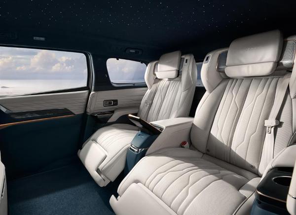 合资高端MPV天花板？别克世纪52.99万起售 - 知乎