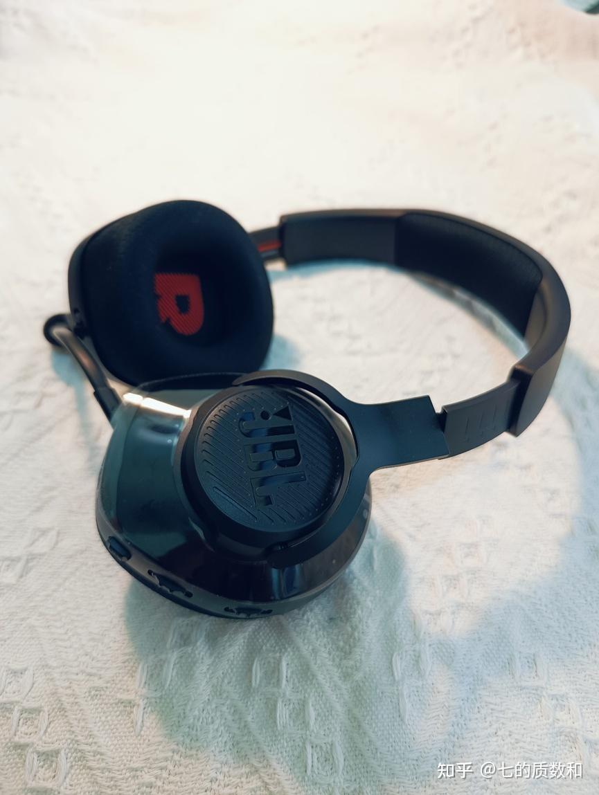 游戏玩家的声音伴侣——JBL QUANTUM 360 WIRELESS