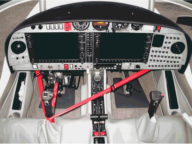 钻石DA 42 NG 双发飞机介绍 - 知乎