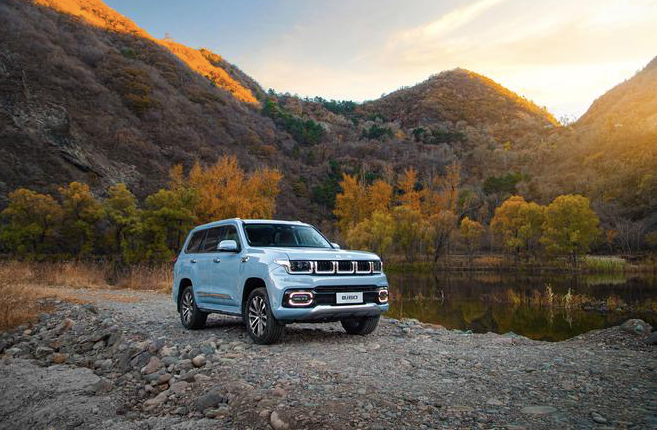 北京BJ60上市，硬派SUV也能家用，售价23.98万元起 - 知乎