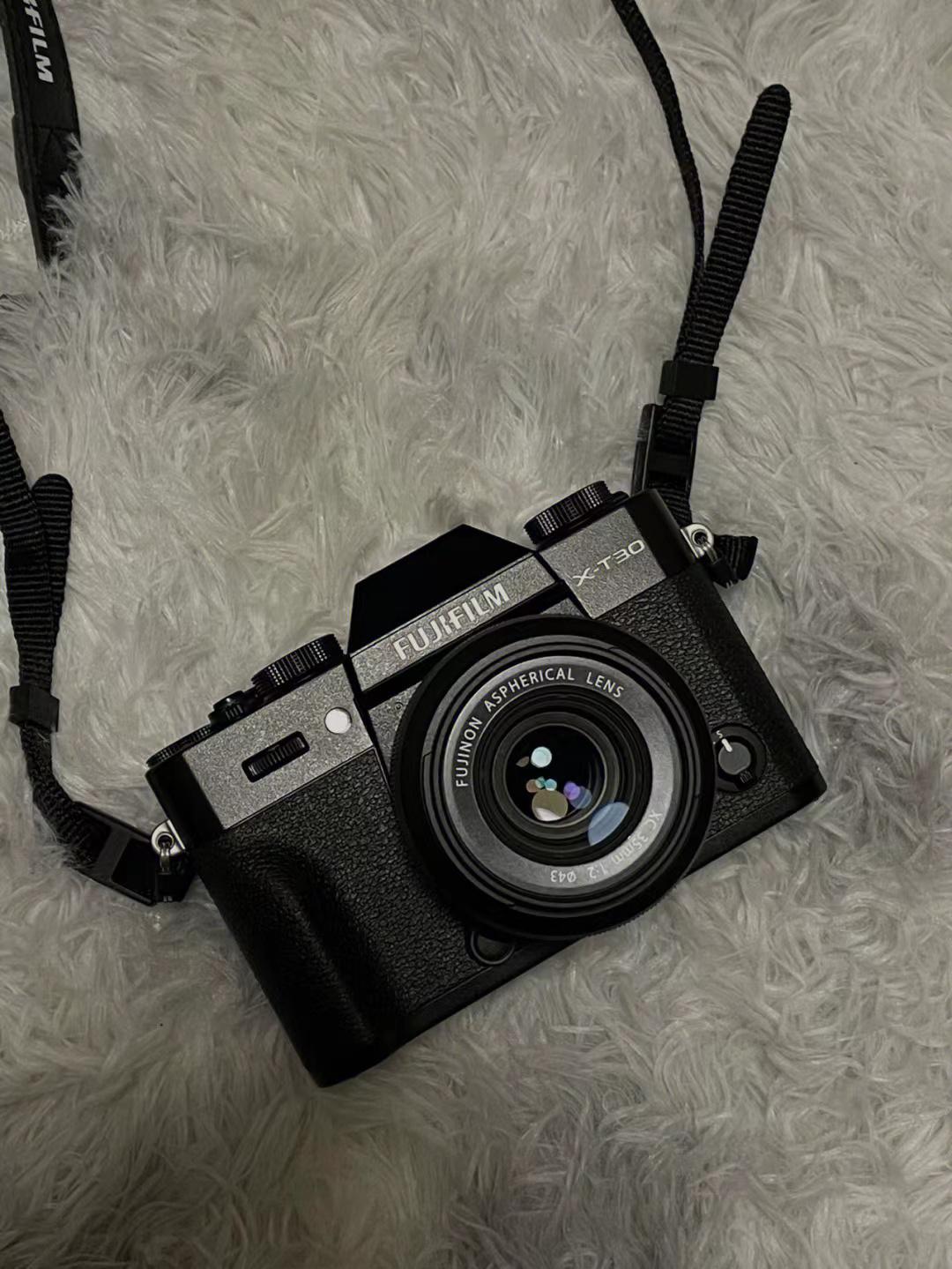 不考虑溢价的情况下，富士xt30ii和尼康zfc哪一个值得买？