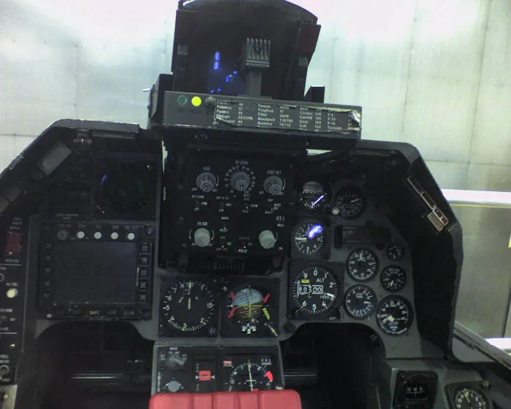 F-16隼战机座舱进化史 - 知乎
