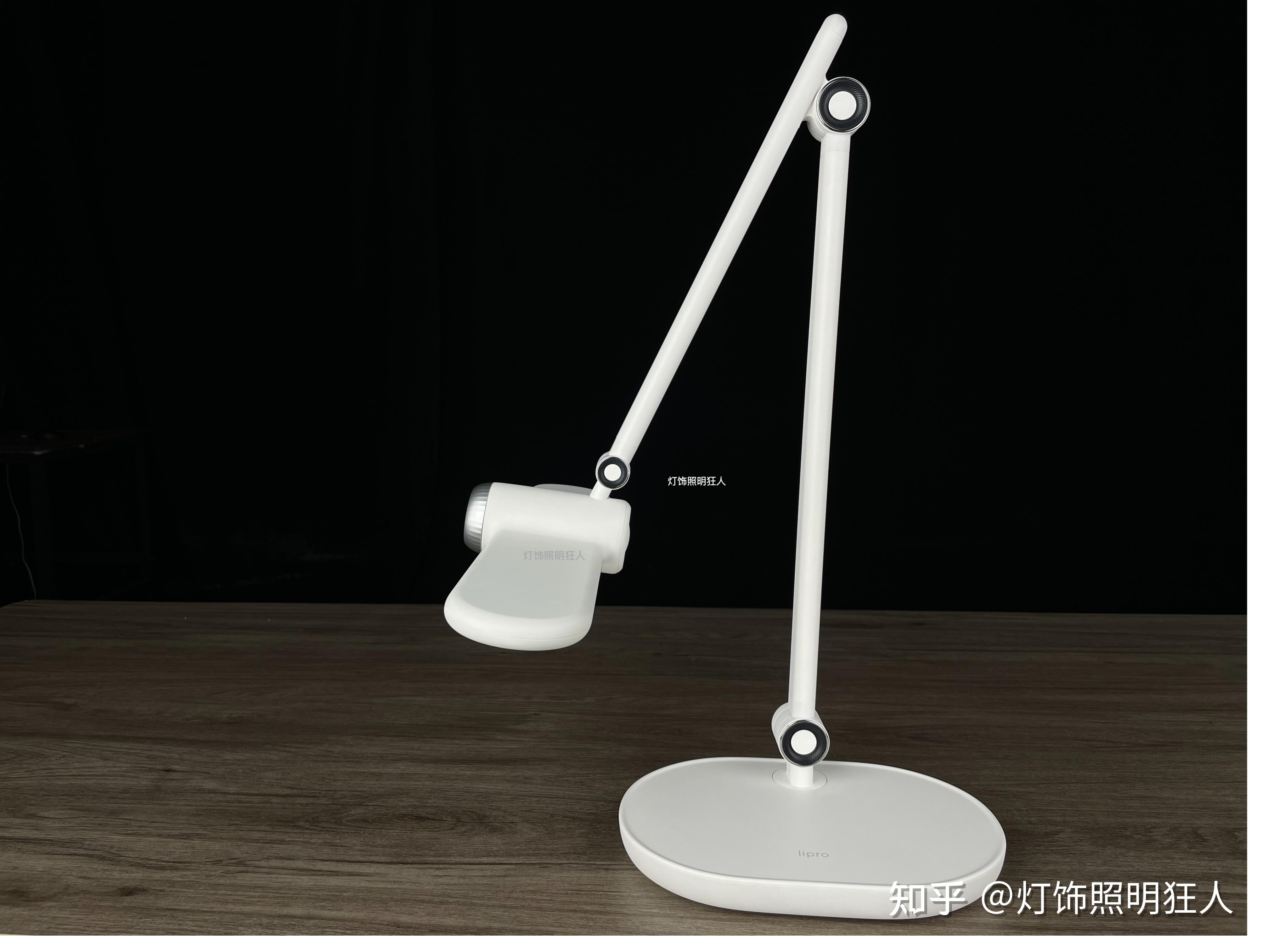 书桌上的壮志凌云——lipro学习台灯评测 - 知乎