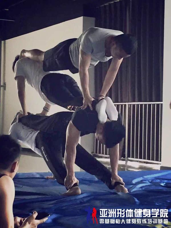 健身教练培训学校选择困难的小伙伴进来看看 知乎